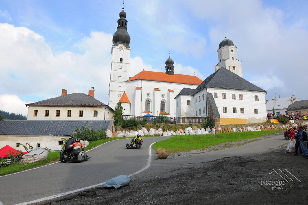 Branná - Kolštejnský okruh - závody motocyklů a sidecarů